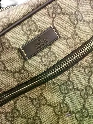 Gucci Gg Supreme Crossbody Bag