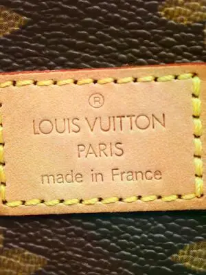 LOUIS VUITTON Monogram Canvas Saumur 30 Shoulder Bag - Brown