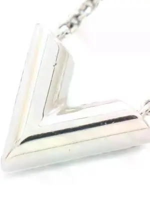 LOUIS VUITTON Essential V Necklace