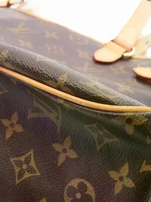 LOUIS VUITTON Monogram Batignolles Horizontal Shoulder Bag