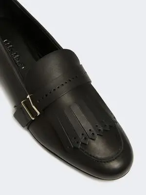 Max Mara Leather Loafers With Fringe Detailing And Monogram Loop - Black