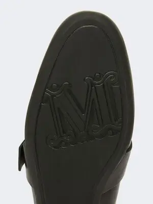 Max Mara Leather Loafers With Fringe Detailing And Monogram Loop - Black
