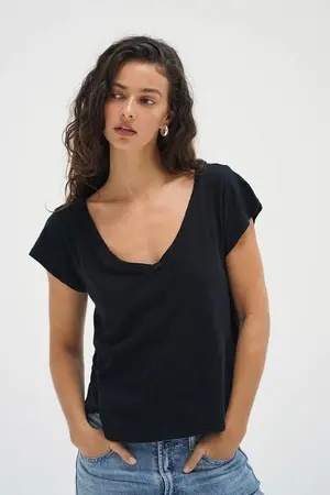 Lna Kaden Cotton V Neck - Black