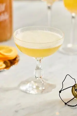 WOOD STOVE KITCHEN Tangerine + Mango Glitter Mimosa Cocktail Mixer - Multi