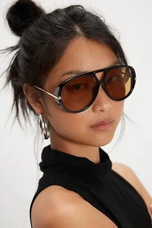 Free People Oversized Aviator Sunglasses With Gold Tone Details - Black/toast