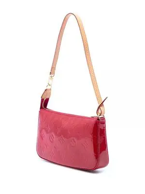 LOUIS VUITTON Monogram Vernis Pochette Accessoires Shoulder Bag - Red
