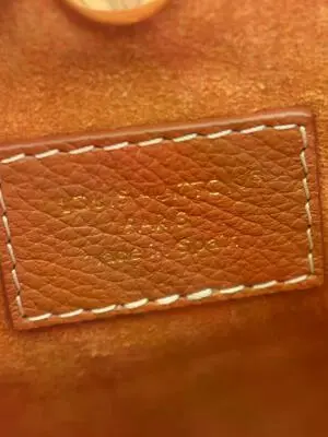 LOUIS VUITTON Leather Shoulder Bag With Pouch - Brown
