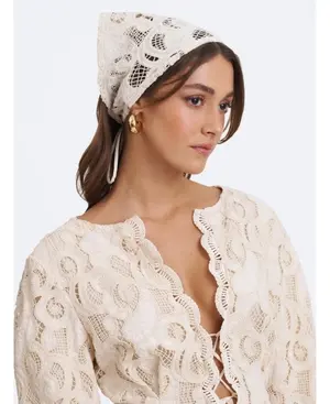 MISS CIRCLE NEW YORK Janie Cotton Lace Triangle Head Scarf