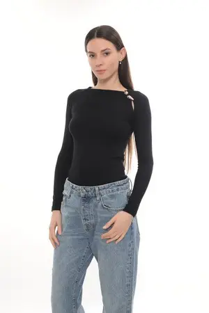 MONLICIA Cielo Gold Detail Cutout Long Sleeve Stretch Top - Black
