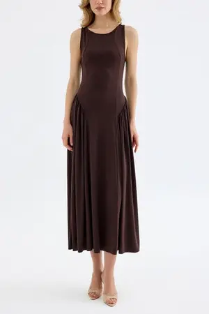 MONLICIA Elaris Sleeveless Stretch Maxi Dress - Brown