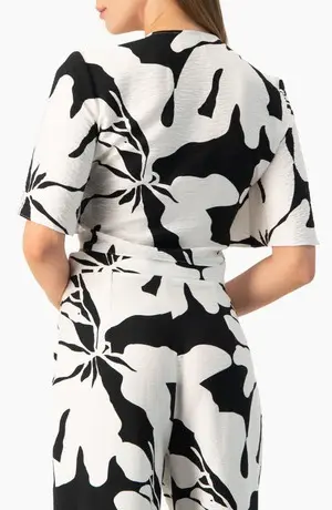 IVONNE Bold Floral Print Tie-front Wide-sleeve Crop Top