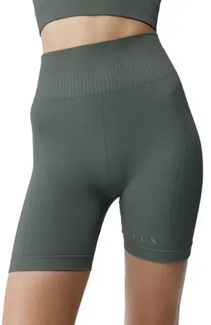 BORN LIVING YOGA Eris Seamless Sports Short - Tea