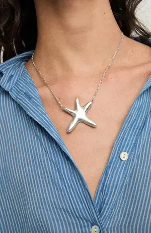 UNODE50 Tone Star Pendant Necklace