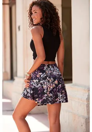 LASCANA Floral Print Skort