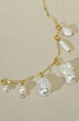 KOZAKH Freshwater Pearl Charm