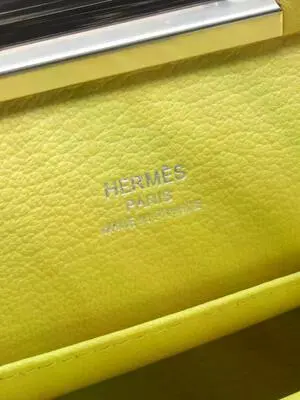 Hermès 2019 Click H 21 Shoulder Bag - Yellow