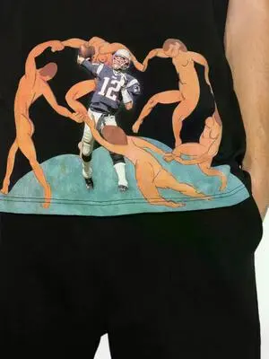 THROWBACK. Graphic Print T-shirt