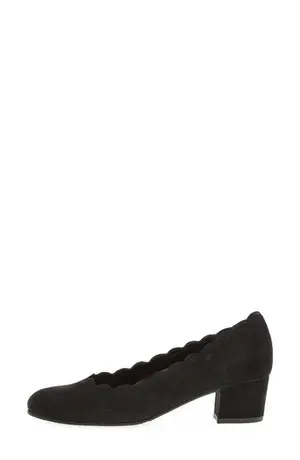 Gabor Scalloped Pump