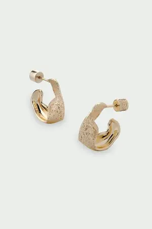 TUTTI Wave Textured Hoop Stud Earrings - Gold