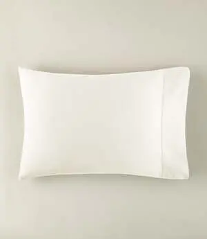 PEACOCK ALLEY Clara Sateen Pillowcases - White