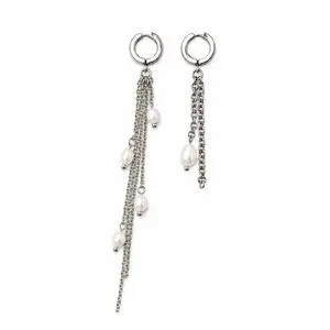KIREI Silver / White Drift Freshwater Pearl And Stainless Steel Earcuff Set - Silver/white