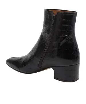 Chie Mihara Round-toe Ankle Boots