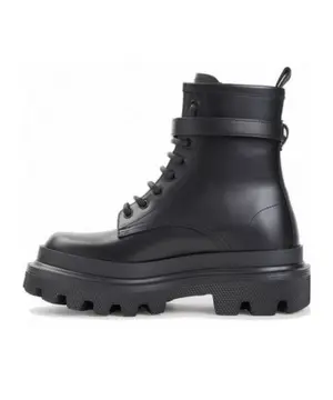 Dolce & Gabbana Dolce Gabbana Logo Plaque Round Toe Ankle Boots