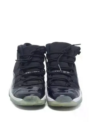 JORDAN 11 Retro High-top Sneakers - Black