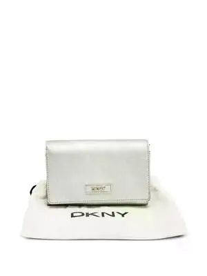 Dkny Logo Plaque Flap Wallet