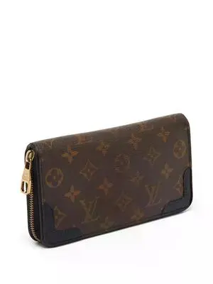 LOUIS VUITTON 2015 Zippy Coated Wallet - Brown