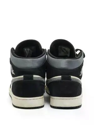 JORDAN 1 Mid Se Sneakers