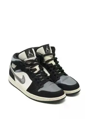 JORDAN 1 Mid Se Sneakers