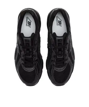 NEW BALANCE Laced Sneakers