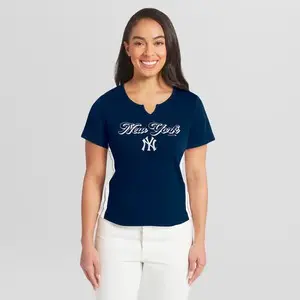 WEAR BY ERIN ANDREWS New York Yankees Notch Neck Cropped T-shirt - Navy
