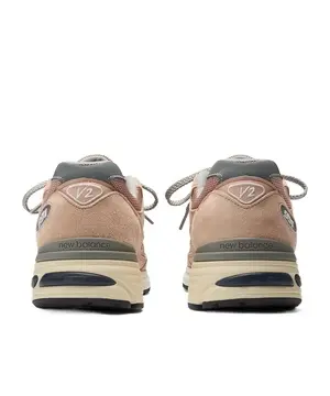 NEW BALANCE 991v2 Lace-up Sneakers
