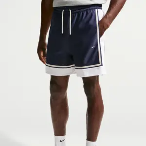 Nike Standard Issue Dri-fit 6" Basketball Shorts
