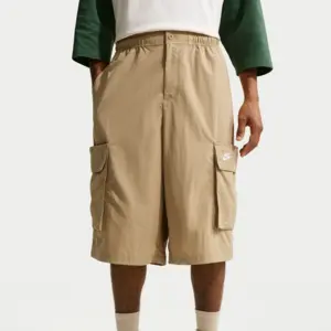 Nike Club Oversized Cargo Shorts