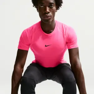 Nike Pro Dri-fit Tight Short-sleeve Fitness Top