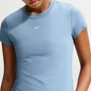 Nike Chill Knit Cropped T-shirt - Blue