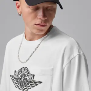 JORDAN Flight Essentials Pocket T-shirt