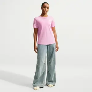 Nike Club Essentials T-shirt - Pink