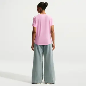 Nike Club Essentials T-shirt - Pink