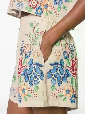 ORSINA Floral Embroidered Pleated Shorts