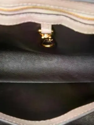LOUIS VUITTON 2017 Taurillon Capucines Mm Satchel