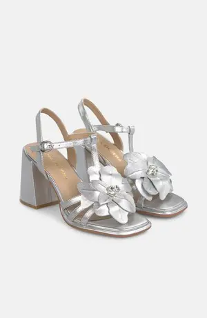 ALMA EN PENA Metallic Sandal With Flower Detail