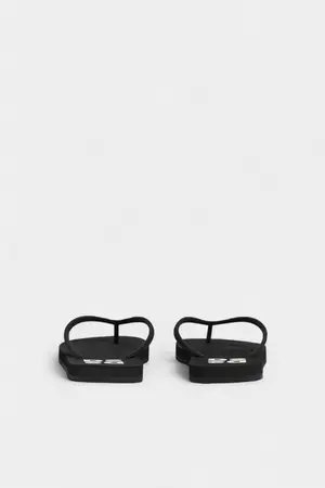 Dsquared2 Flip Flops With Logo Detail - Black