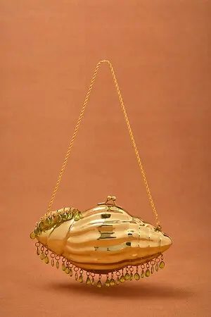 Vin. Conch Clutch