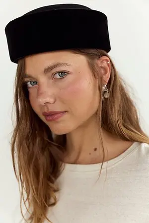 LEMONADE COLLECTIVE Jackie Velvet Hat - Black