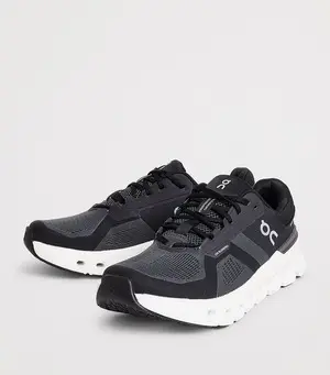 On Cloudrunner 2 Trainers