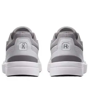 On The Roger Advantage Sneakers - White/ore